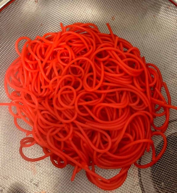 How to Make Rainbow Spaghetti - Discovering Mommyhood
