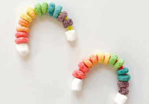 Fruit Loops Rainbow Craft for Preschoolers - Discovering Mommyhood