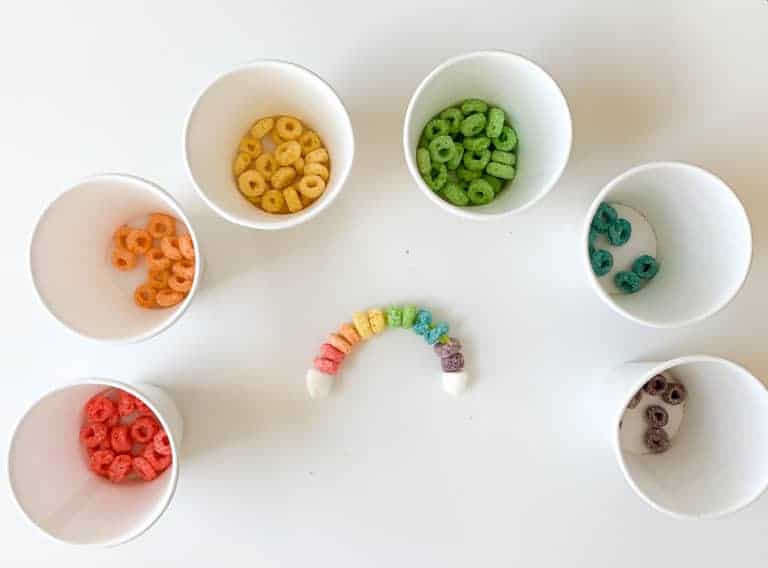 Fruit Loops Rainbow Craft for Preschoolers - Discovering Mommyhood